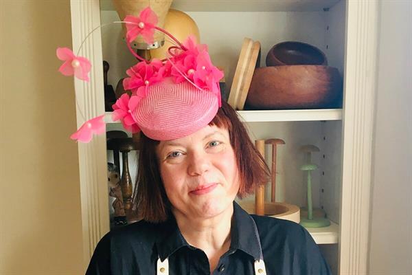 Milliner creates flowertastic hat – Brain Tumour Research
