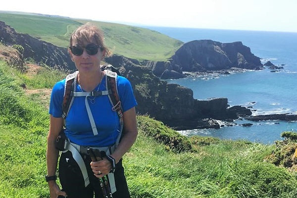 Bestselling book inspires Salt Walk challenge – Brain Tumour Research