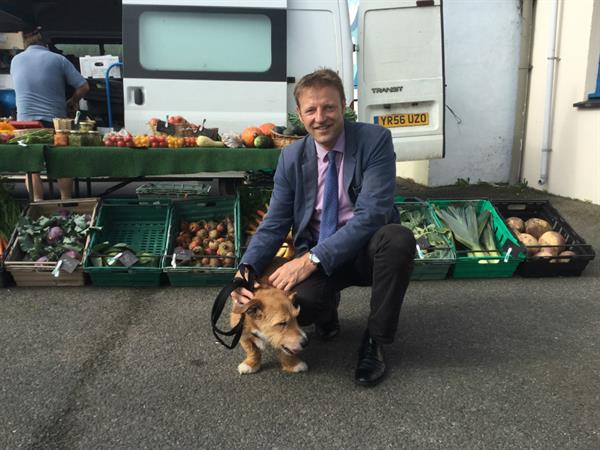 Cornish coastal dog walk backed by Derek Thomas MP – Brain Tumour Research